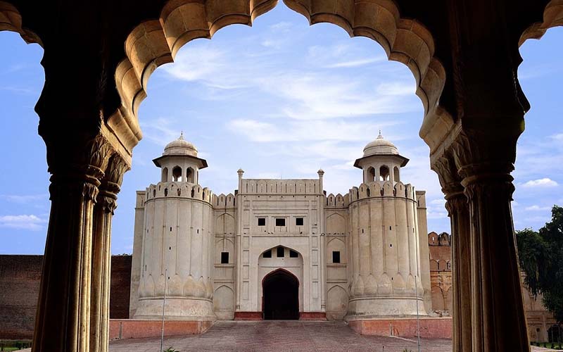 Samaa TV: Fire breaks out at Lahore’s Shahi Fort